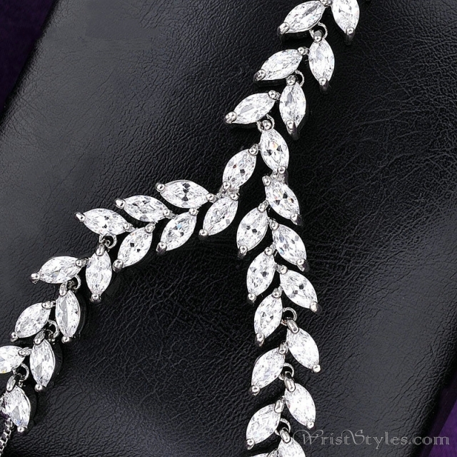 Leaf Chain Palm Cuff | Wrist Styles